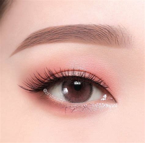 Pin de PumPuPum em Makeup | Maquiagem de olhos coreana, Ideias de ...