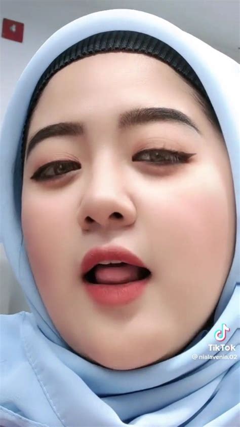 Pin oleh iman di Simpan Cepat | Gaya hijab, Referensi wajah, Gambar ...