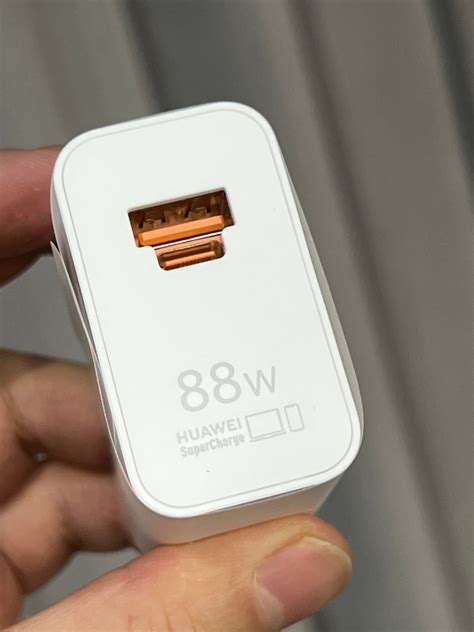 Huawei P60 Pro live image leaked along with 88W charger - Huawei Central