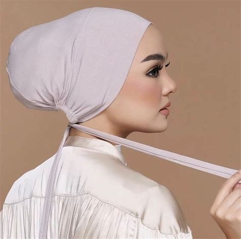 Anti Pusing dan Gerah, Ini 5 Tips Pilih Inner Hijab