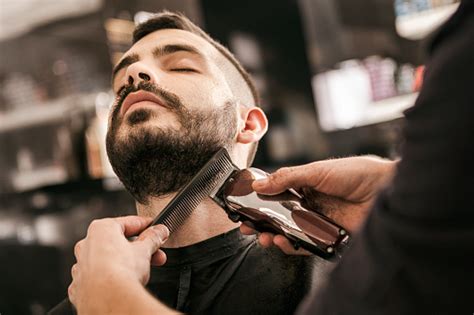 barbero-peluquero Imagenes y fotos Premium de Istock