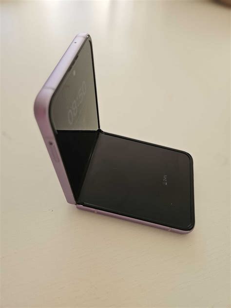 Смартфон Samsung Galaxy Z Flip3, 256GB, 8GB RAM, 5G, levender гр ...
