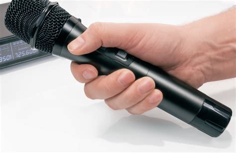 Axelvox DWS7000HT (FC Bundle) — беспроводная радиосистема с четырьмя ...