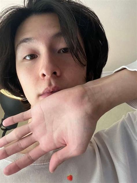Pin oleh hano di ☾H | Kpop, Gambar