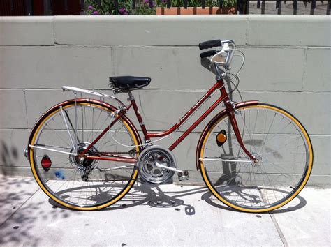 Cycle Sensei: 1976 Schwinn Suburban Ladies Red