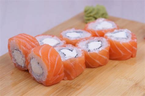 Роллы Филадельфия – простой и вкусный рецепт, как приготовить пошагово