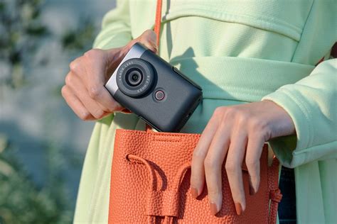 Canon announces a new line of vlogging cameras with the PowerShot V10 ...