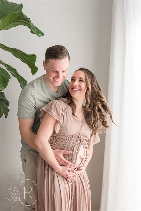 Essential Tips for a Smooth Maternity Photoshoot Experience - Reflections by Karen Byker