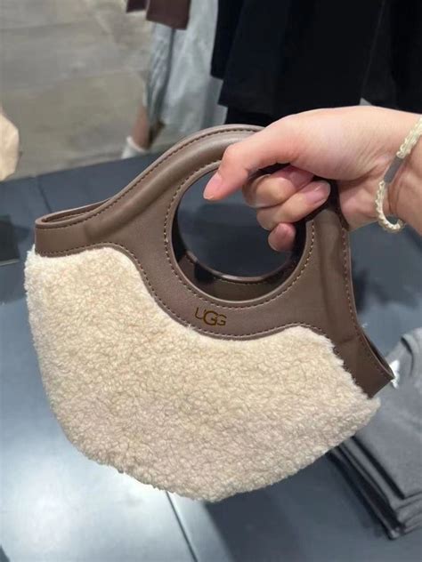 UGG Сумка на плечо - купить с доставкой по выгодным ценам в интернет ...