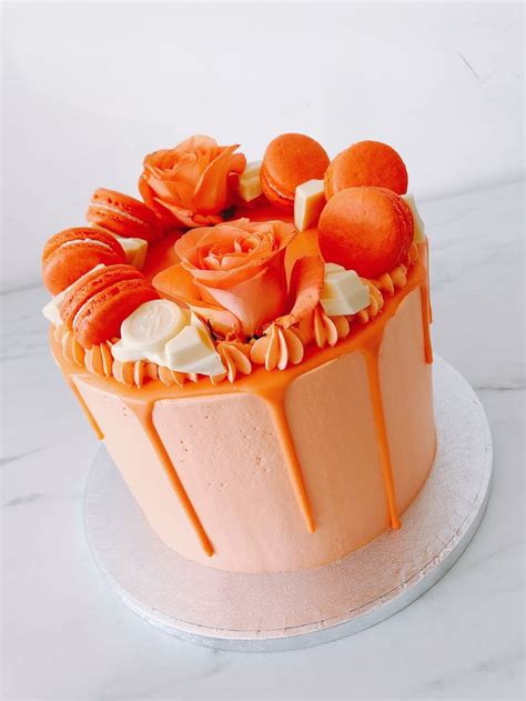 Orange | Oranje cake, Taarten versieren, Drip cakes