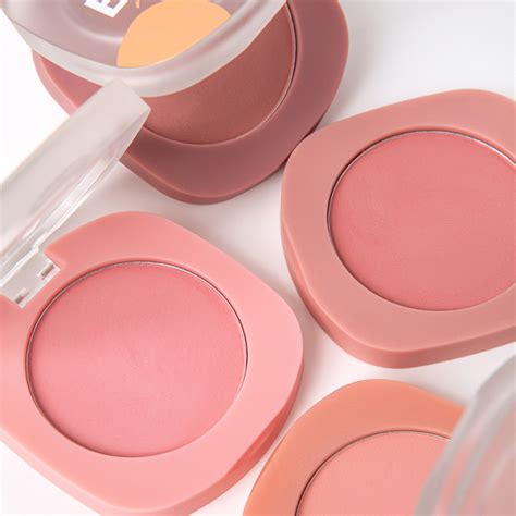 Румяна для лица `VIVIENNE SABO` MACARON матовые тон 04 Натурально ...