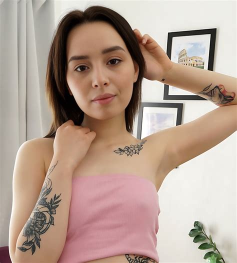 Karolina Geiman Age, Biography, Wikipedia, Boyfriend, Videos, Height ...