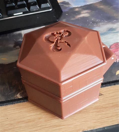 Free 3D file The D20 - Giant D20 Die (With dope case!) 🎲・3D printer ...