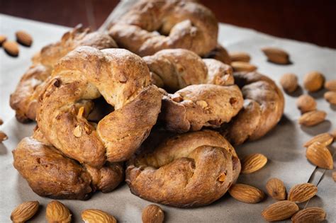 Taralli 'nzogna e Pepe | Neapolitan Almond Taralli Biscuit Recipe