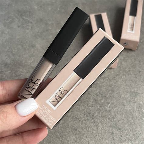Жидкий консиллер NARS Radiant Creamy Concealer, оттенок VANILLA 1.4 мл ...