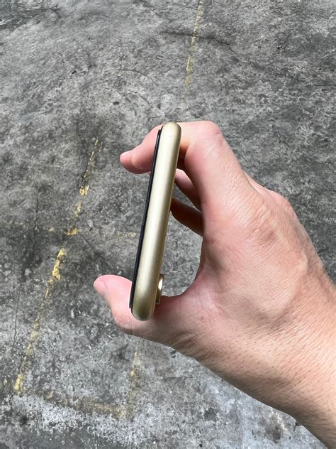 E bán Iphone XR 64Gb màu vàng, Iphone 13prm 128Gb gold - Smartphone ...