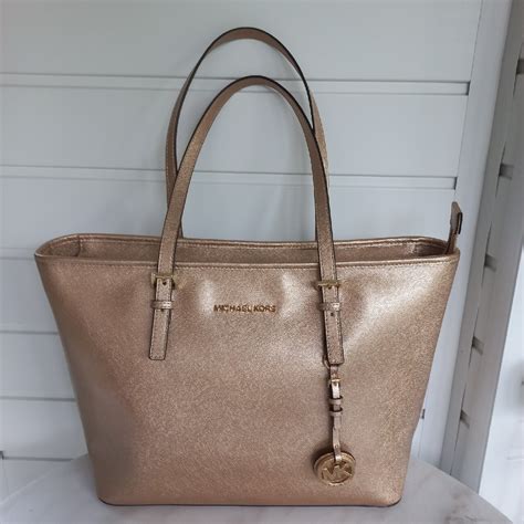 MICHAEL KORS TOREBKA SHOPPER SKÓRA NATURALNA ZŁOTA | Zamość | Kup teraz ...