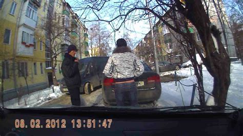 Писающая девушка :))))))) - YouTube