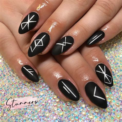 Pin de Алиса Скалецкая em маникюр