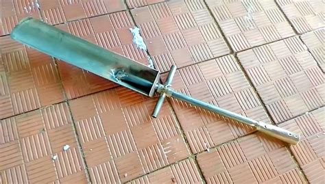 Penyodok sempit untuk parit dan parit dengan tangan anda sendiri ...