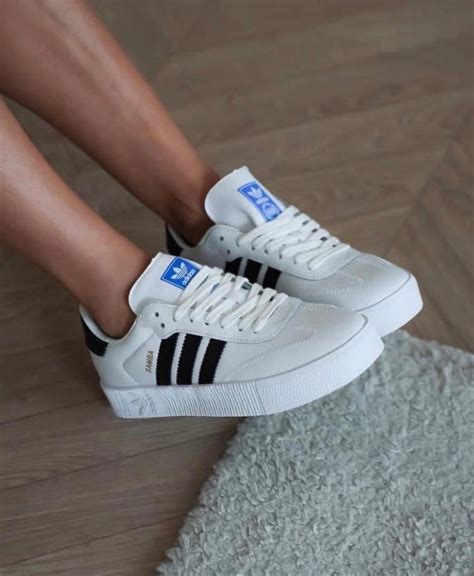 Купить Adidas Samba белые с черным толстая подошва в СПб