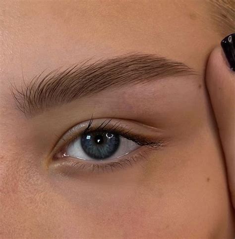 Визуал для бровиста | Instagram brows, Instagram eyebrows, Brow studio