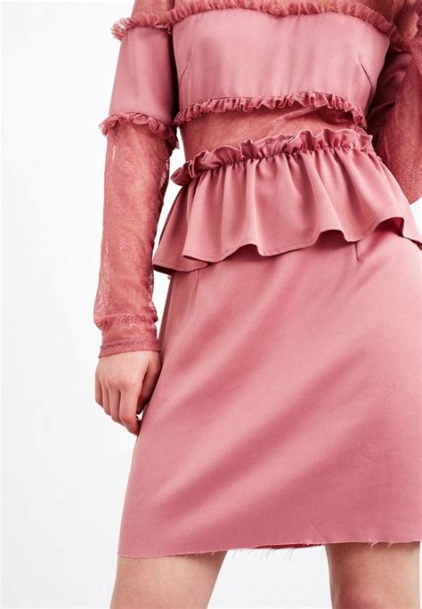 Платье Lost Ink SATIN LACE MIX BODYCON, цвет: розовый, LO019EWYWO29 ...