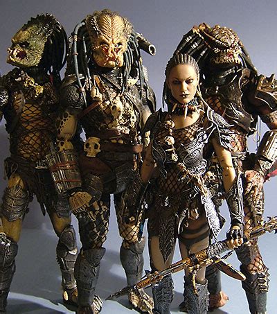 sword: Hot Toys She Predator Machiko