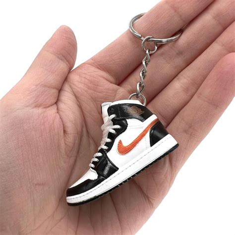Брелок кроссовок Air Jordan - купить с доставкой по выгодным ценам в ...