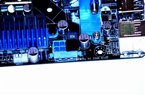 Taking an Extreme Look - Asus P6X58D-E Review - Page 2
