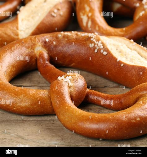 Bäckerei bretzel hi-res stock photography and images - Alamy