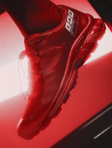 Salomon отмечает десятилетие XT-6 красной расцветкой «10 Years»