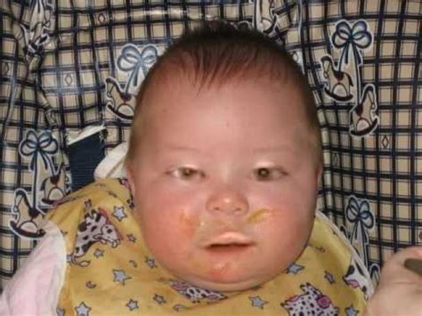 Julie - Bébé moche (Effet vidéo webcam) - YouTube