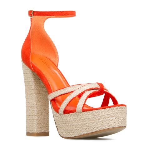 AKARA - ShoeDazzle