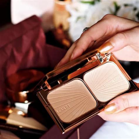 Charlotte Tilbury FILMSTAR BRONZE & GLOW #LIGHT TO MEDIUM - mudmeeshop
