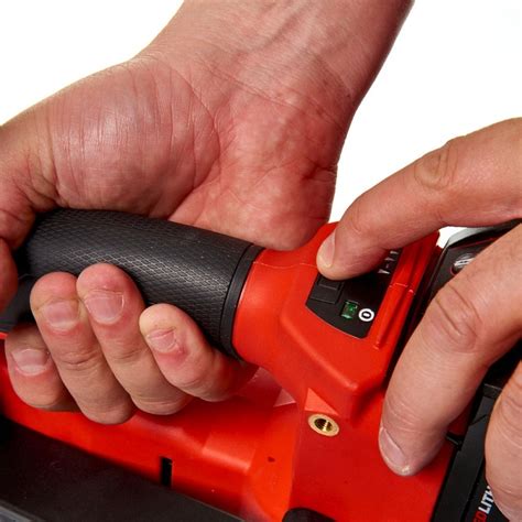 Гвоздезабиватель 16 GA с наклонным магазином MILWAUKEE M18 FUEL CN16GA ...