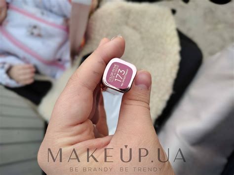 L'Oreal Paris Color Riche Nude Intense - Сатиновая помада в ...