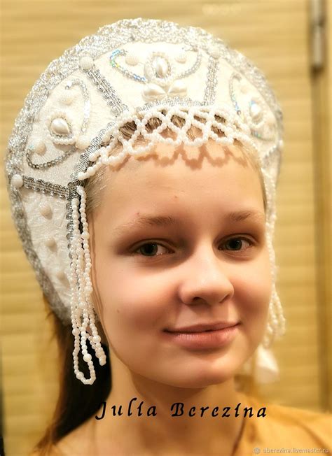 Кокошник для Снегурочки на заказ в интернет-магазине Ярмарка Мастеров ...