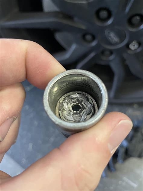 Guess no winters today. Wheel lock stripped off in the very first nut…. : r/FocusRS