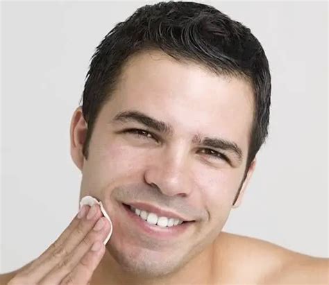 The Benefits of Using a Natural or Organic Toner for Men - kiyalife