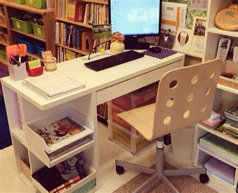Teacher desk