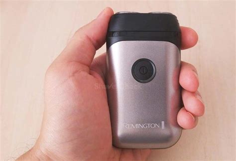 Remington R95 Review: A Travel Shaver That Falls Short • ShaverCheck