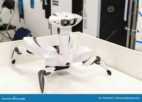 Wowwee Roboquad. Toy-like Robot-crab Arthropod with Unique Movements ...