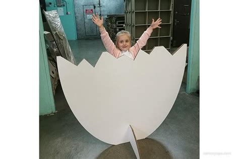 Фотозона с динозаврами