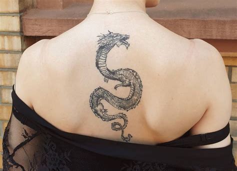 Tattoo • Тату дракон для девушек