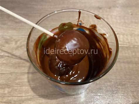 Конфеты из сухофруктов и орехов в шоколаде - пошаговый рецепт