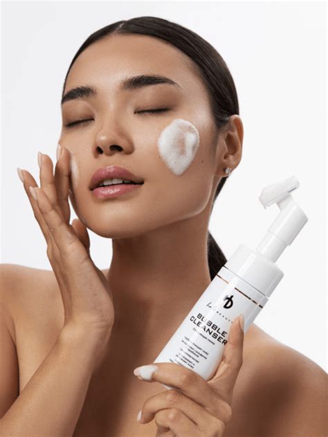 Bubble cleanser