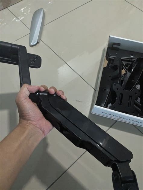 Monitor wall mount EDGE GM V100, Computers & Tech, Parts & Accessories ...