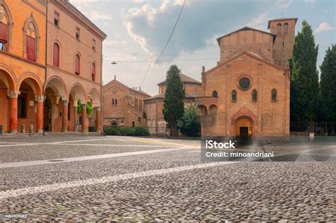 Photo libre de droit de Piazza Santo Stefano Vue De La Façade De La ...