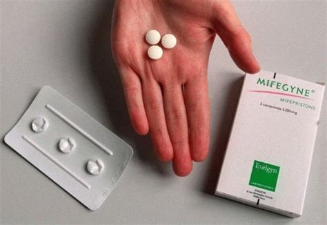 Таблетки, вызывающие месячные при задержке: какие препараты пить